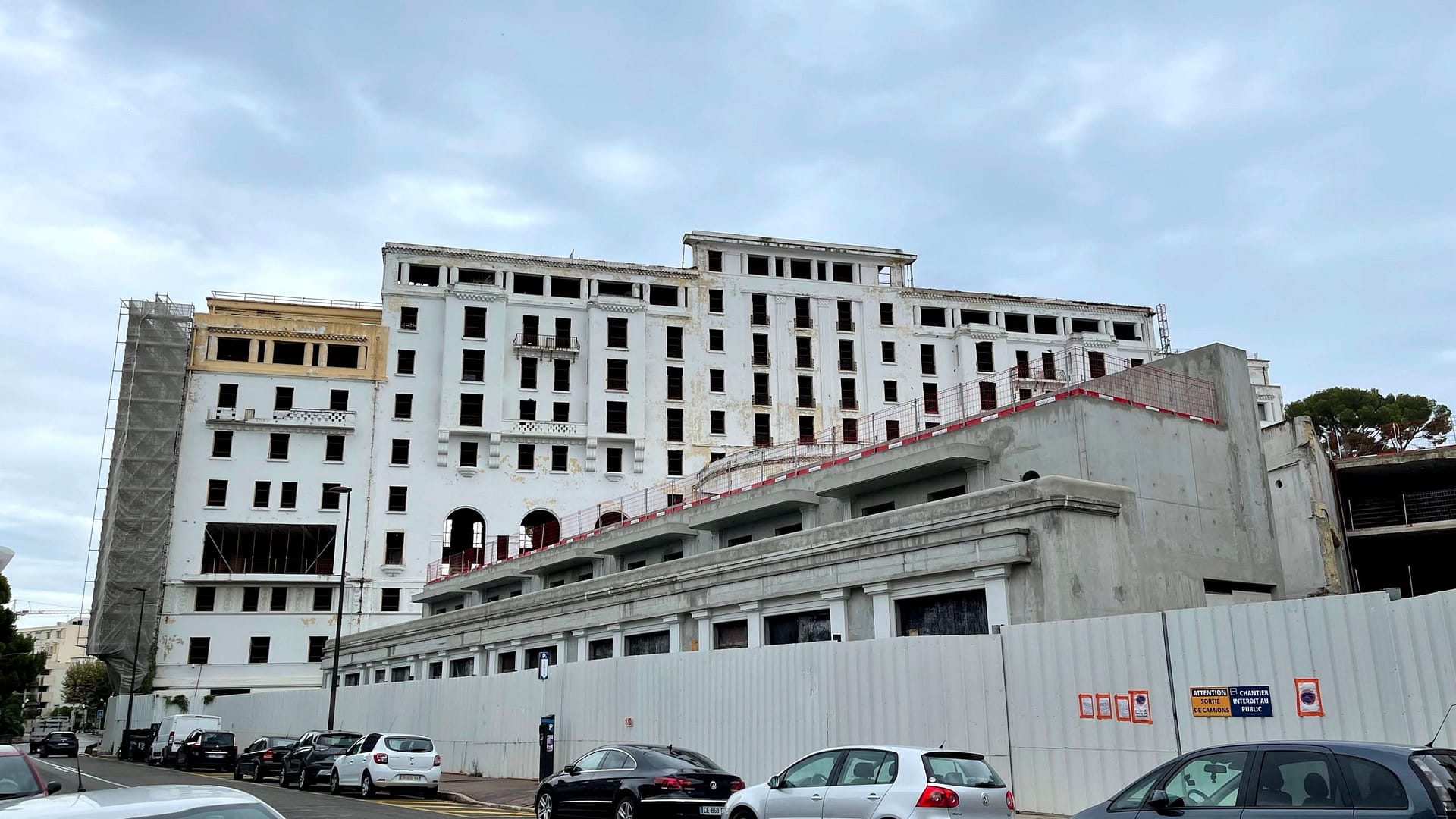 Reconversion hôtel Le Provençal en résidence de luxe à Antibes Juan-les ...